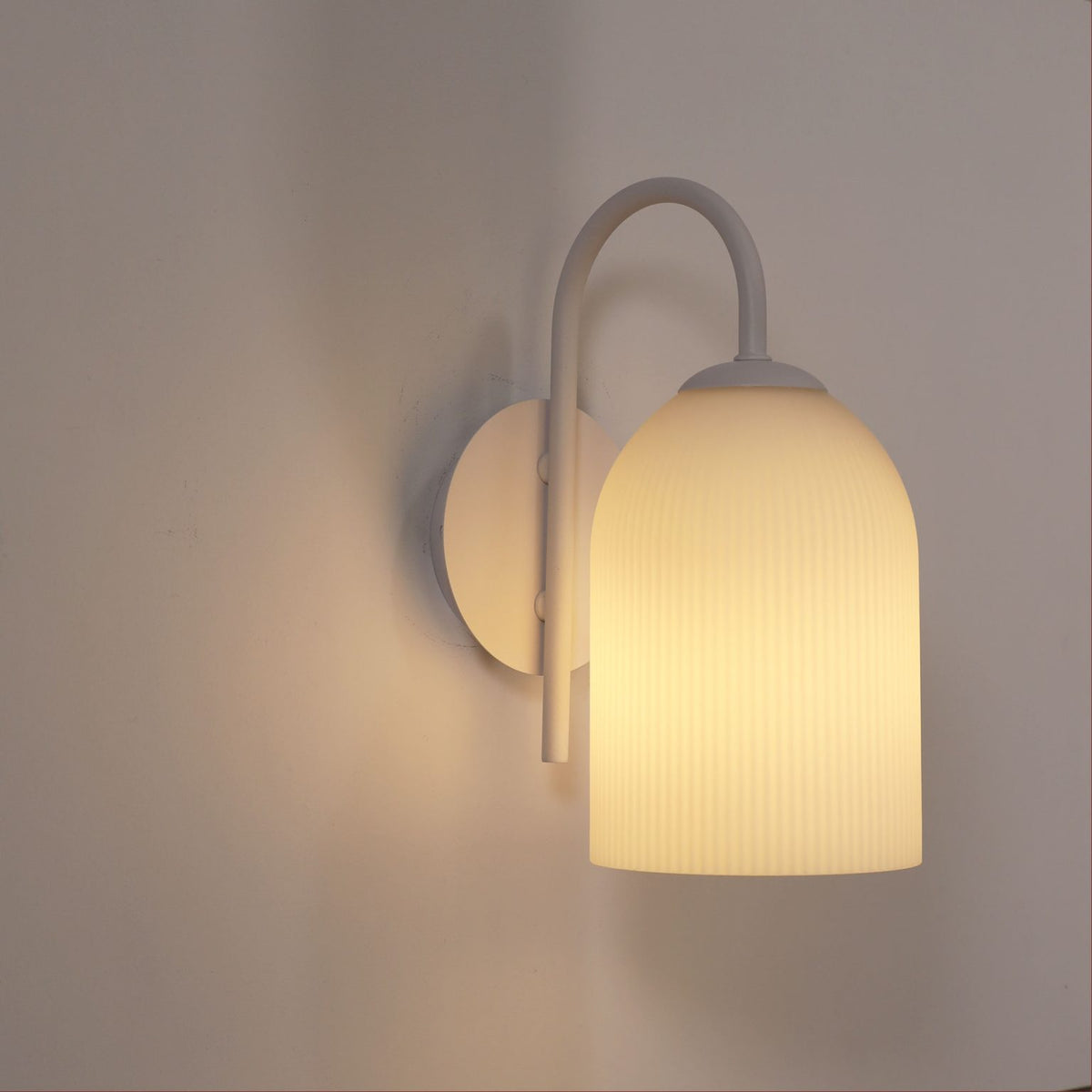 ARLEY WHITE – Cosmo Lighting Kensington