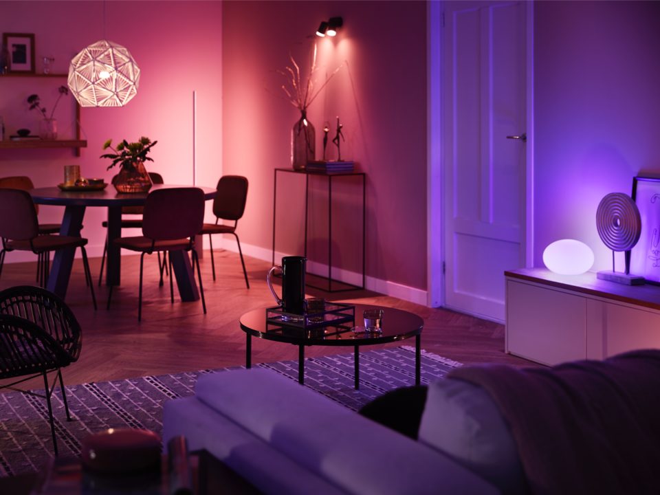 Philips Hue Starter Kit - White & Colour - E27 Screw – Cosmo Lighting ...